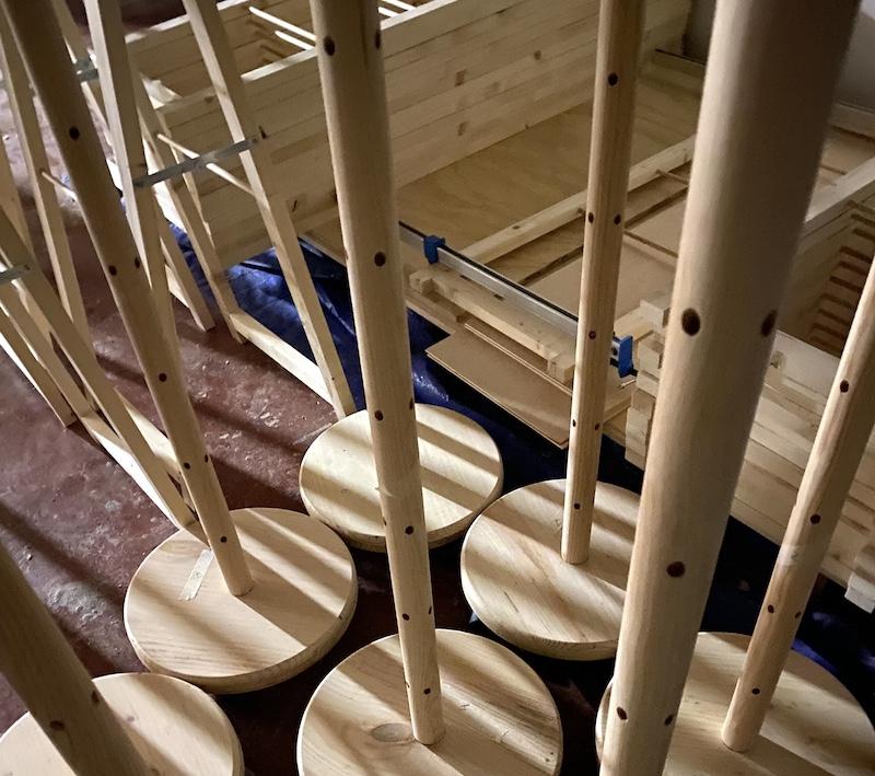 Expositores de Madera Comerciales ♻️ Te Personalizamos