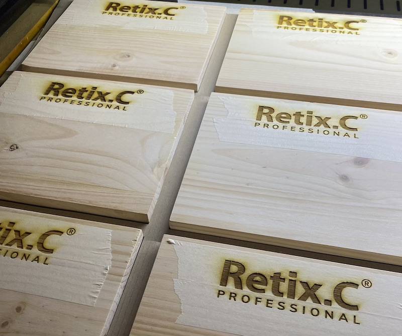 Expositores de Madera Comerciales ♻️ Te Personalizamos